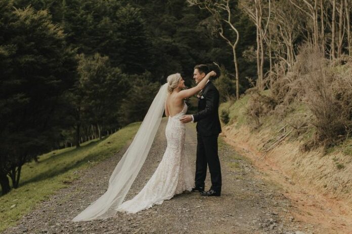 Trent boult's wife (Gert Smith) | Love Life | Marriage | Children ...